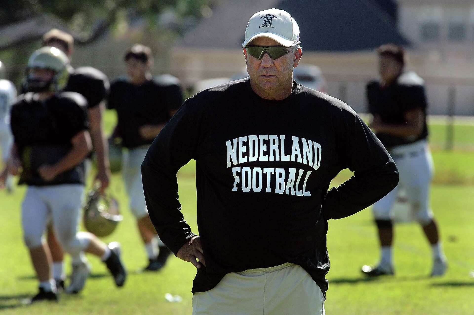 Neumann still winning in 20th season at Nederland