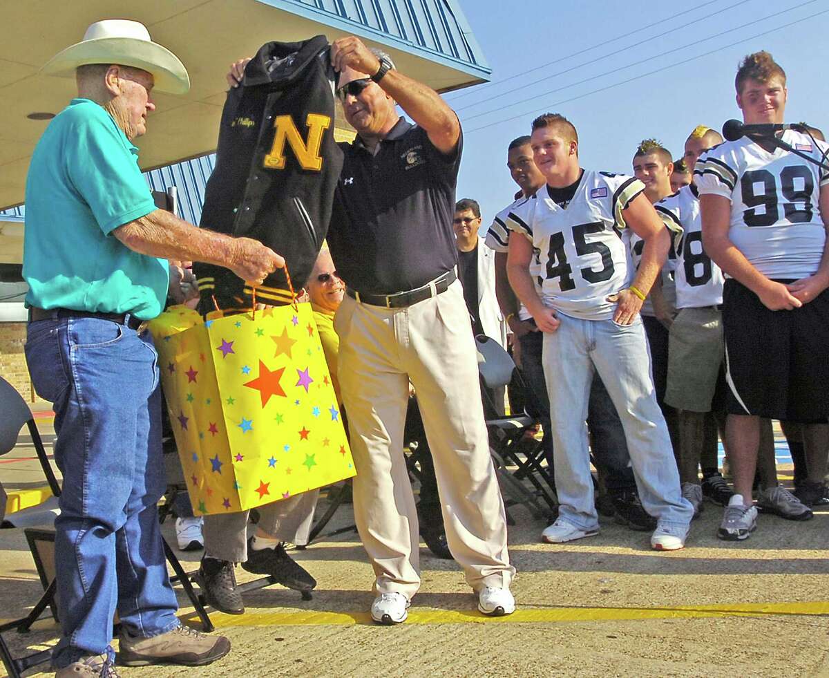 Neumann still winning in 20th season at Nederland
