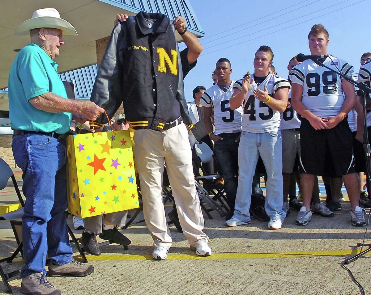 Neumann still winning in 20th season at Nederland