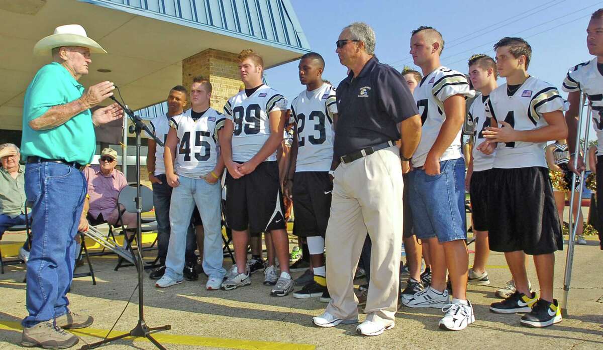 Neumann still winning in 20th season at Nederland