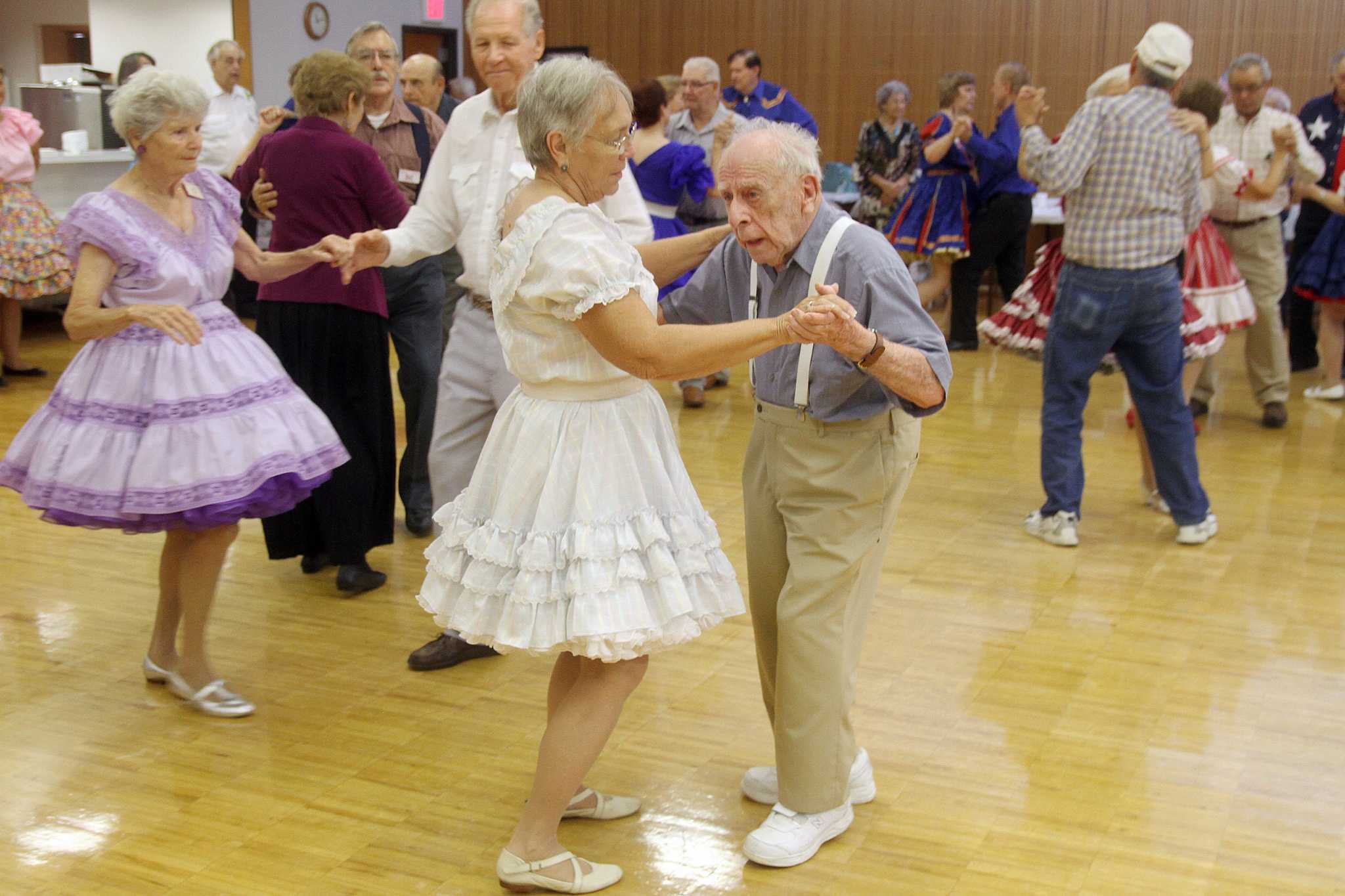 Pasadena-based square dance group is ageless