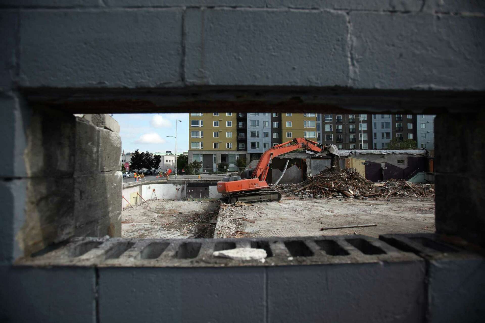 'Skoochies kids' reminisce as former underage club is torn down