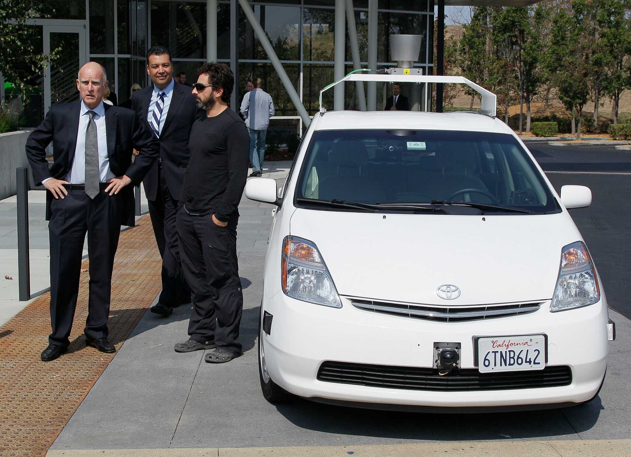California welcomes driverless cars