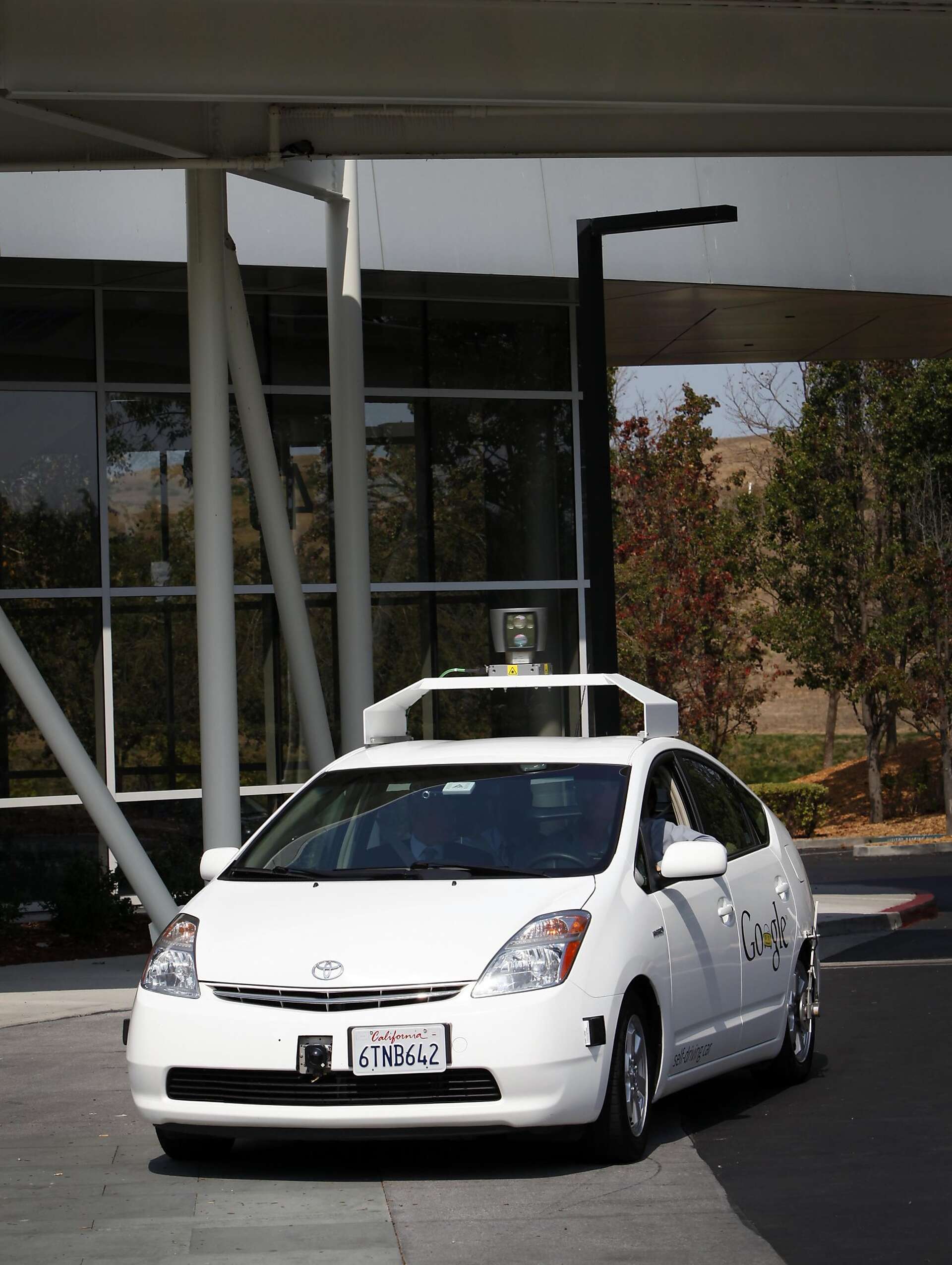 Calif. gives driverless cars go-ahead