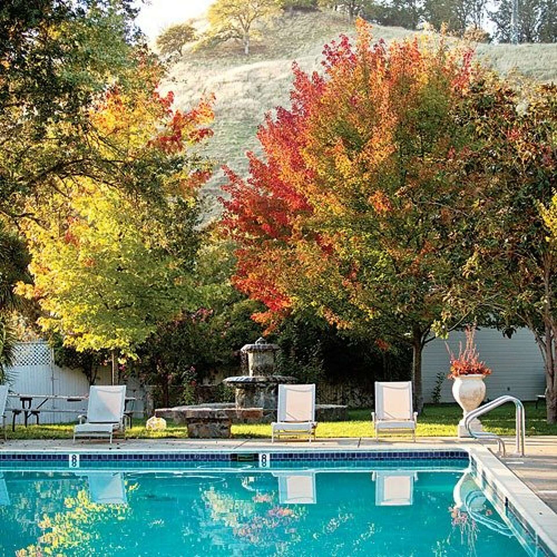 10 spots for fall color