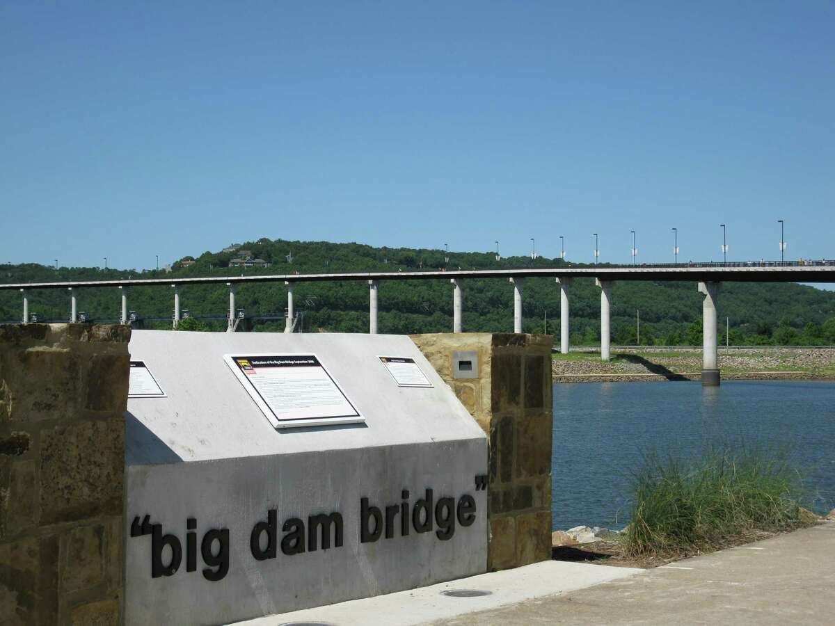 There's a big dam bridge in Little Rock
