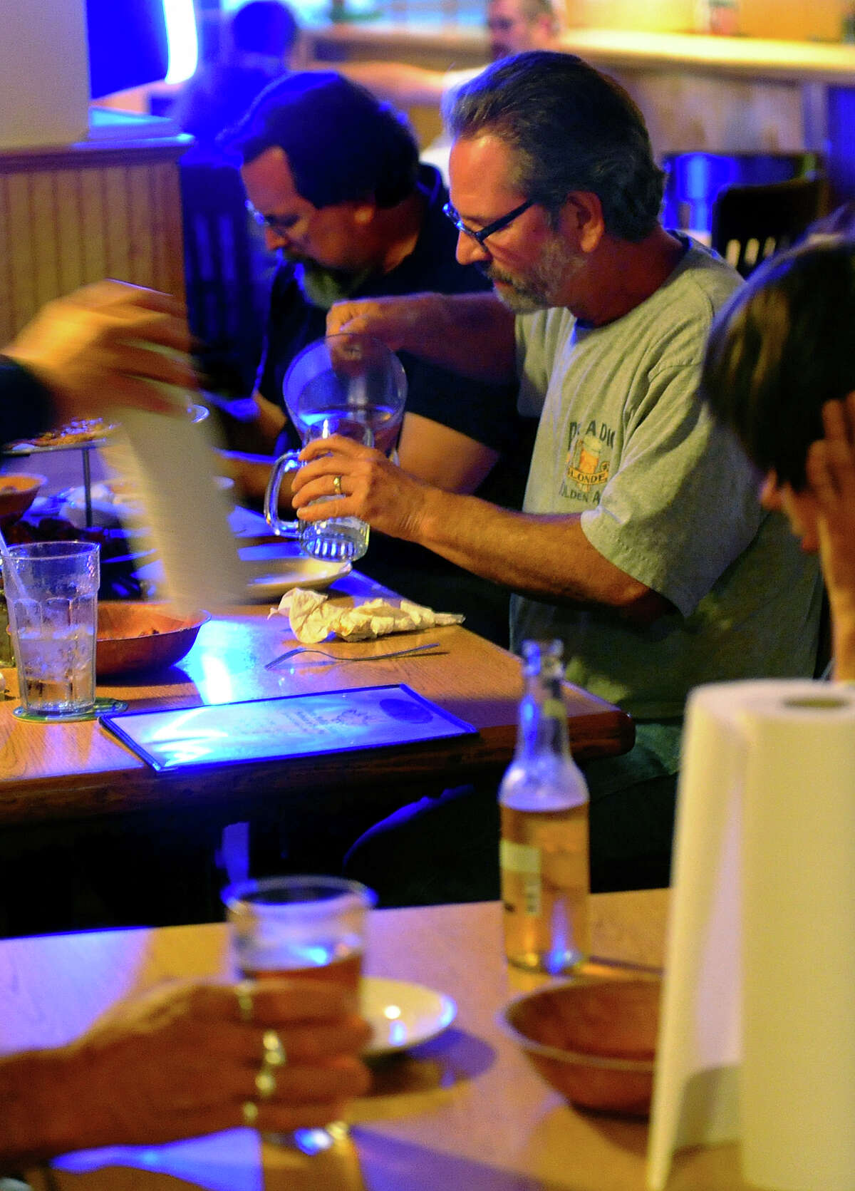 Yale study: Smoking bans may help curb problem drinking