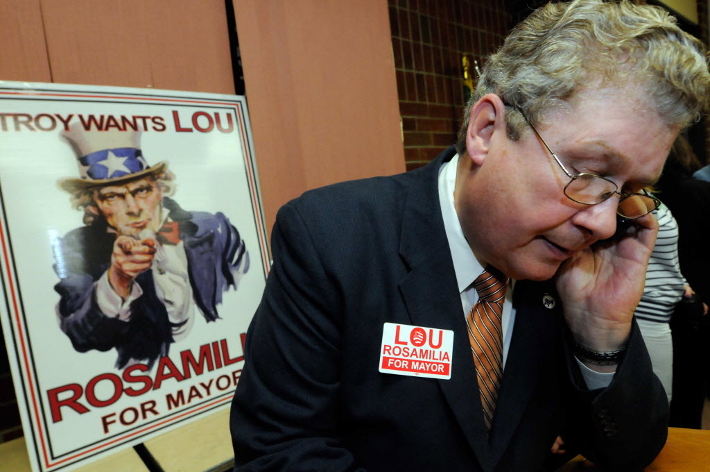 Democrats re-elect Tom Wade