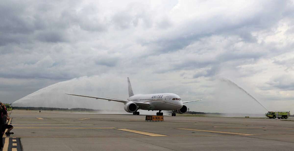 For some in Houston, dreams of flying Dreamliner to disappear