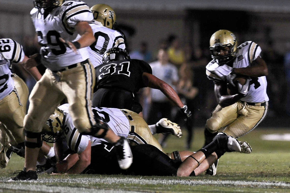 Friday's football scores and photos