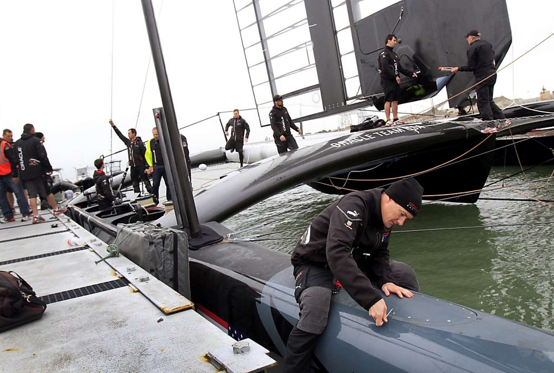 Team Oracle tests boat, drawing spies