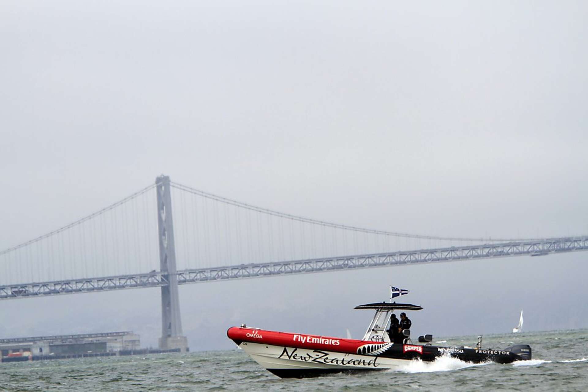 Team Oracle tests boat, drawing spies