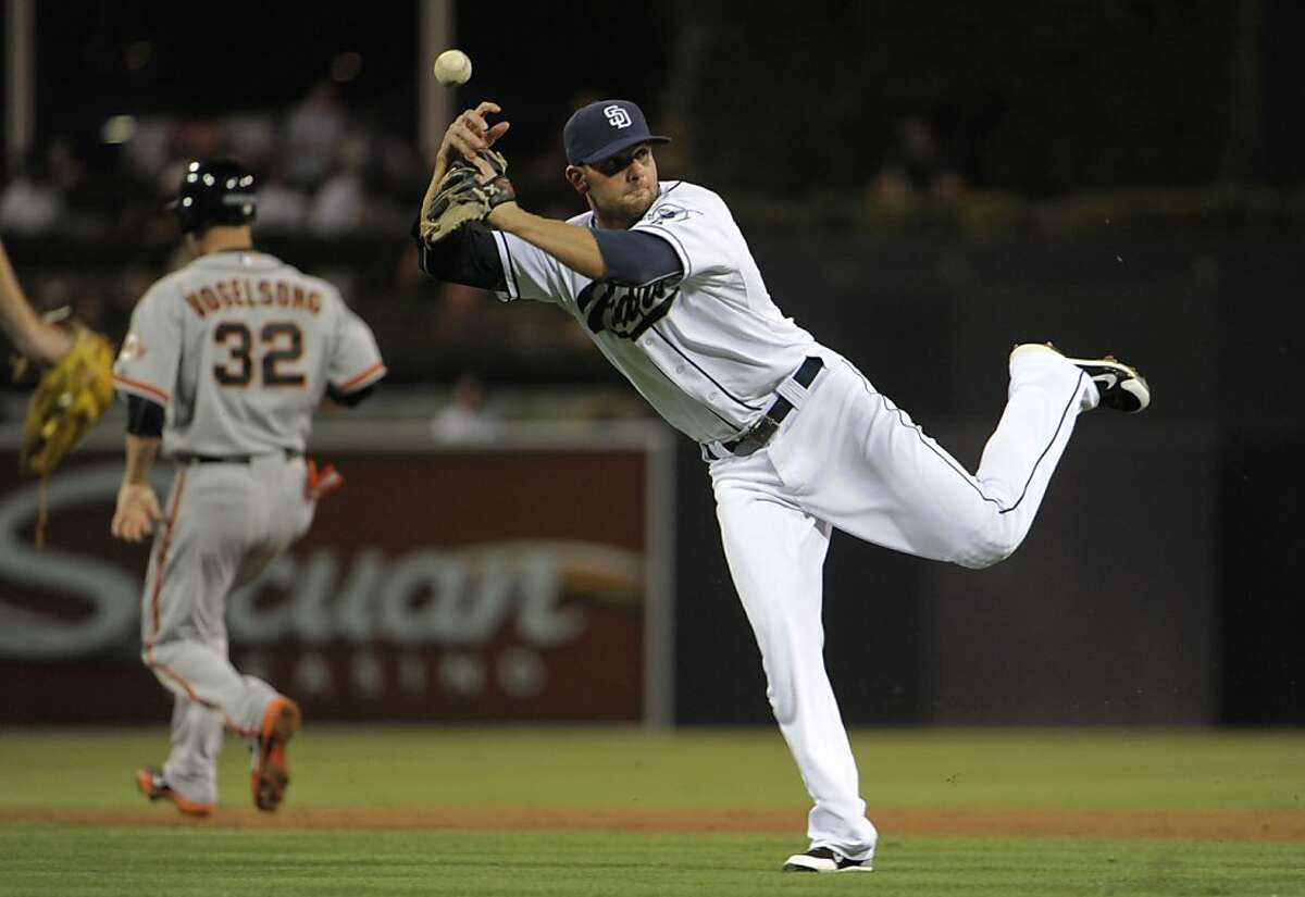 Giants win, Posey has scary moment
