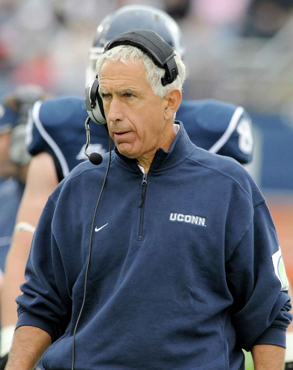 UConn holds on for 24-17 win