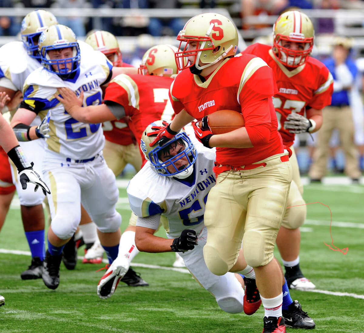 Hebert paces Newtown in win over Stratford