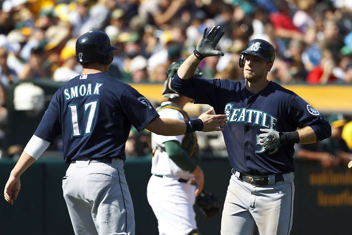 Moss' walk-off wins it for A's in 10th