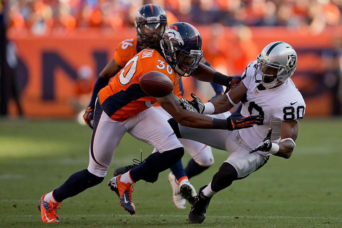 Manning, Broncos trounce Raiders 37-6