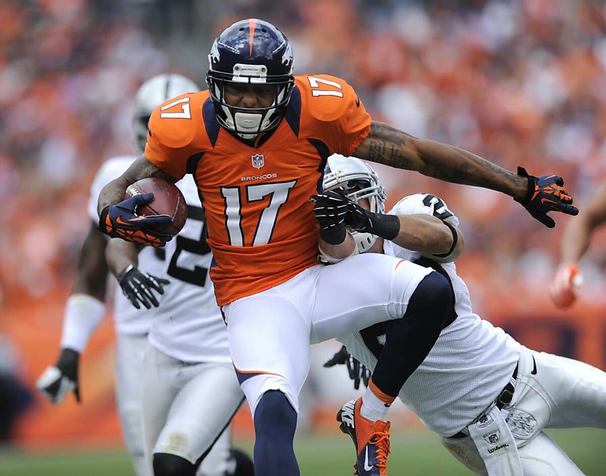 Manning, Broncos trounce Raiders 37-6