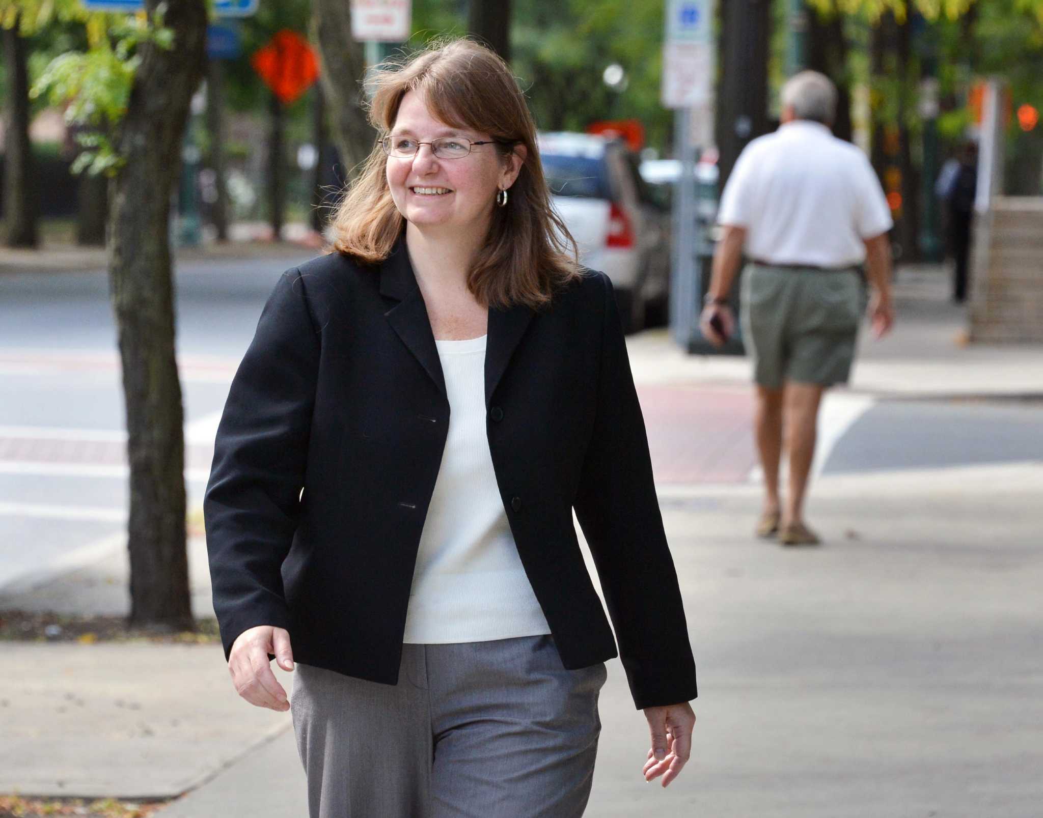 Democrat in spotlight after GOP primary