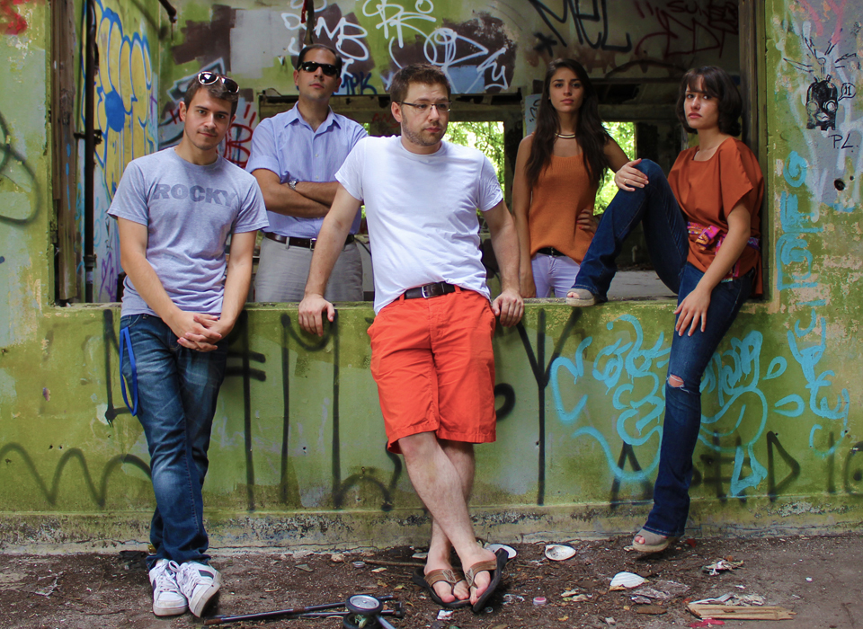 Entertainment group making name online