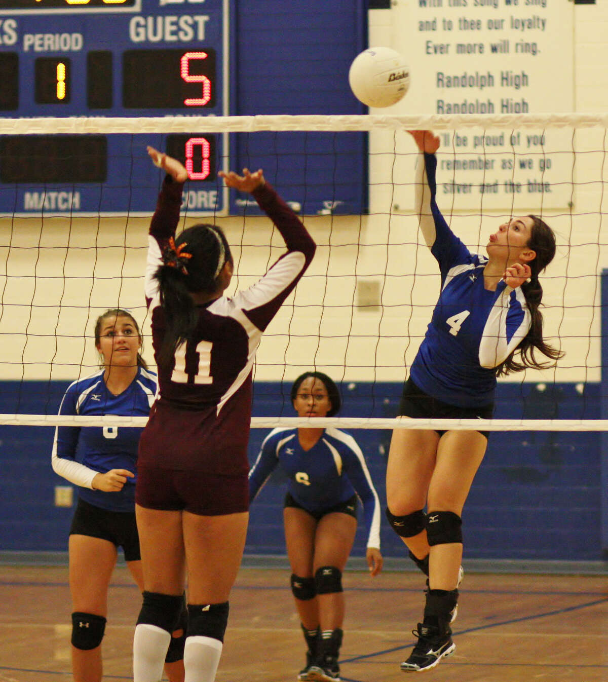 RoHawk volleyball sweeps Dilley