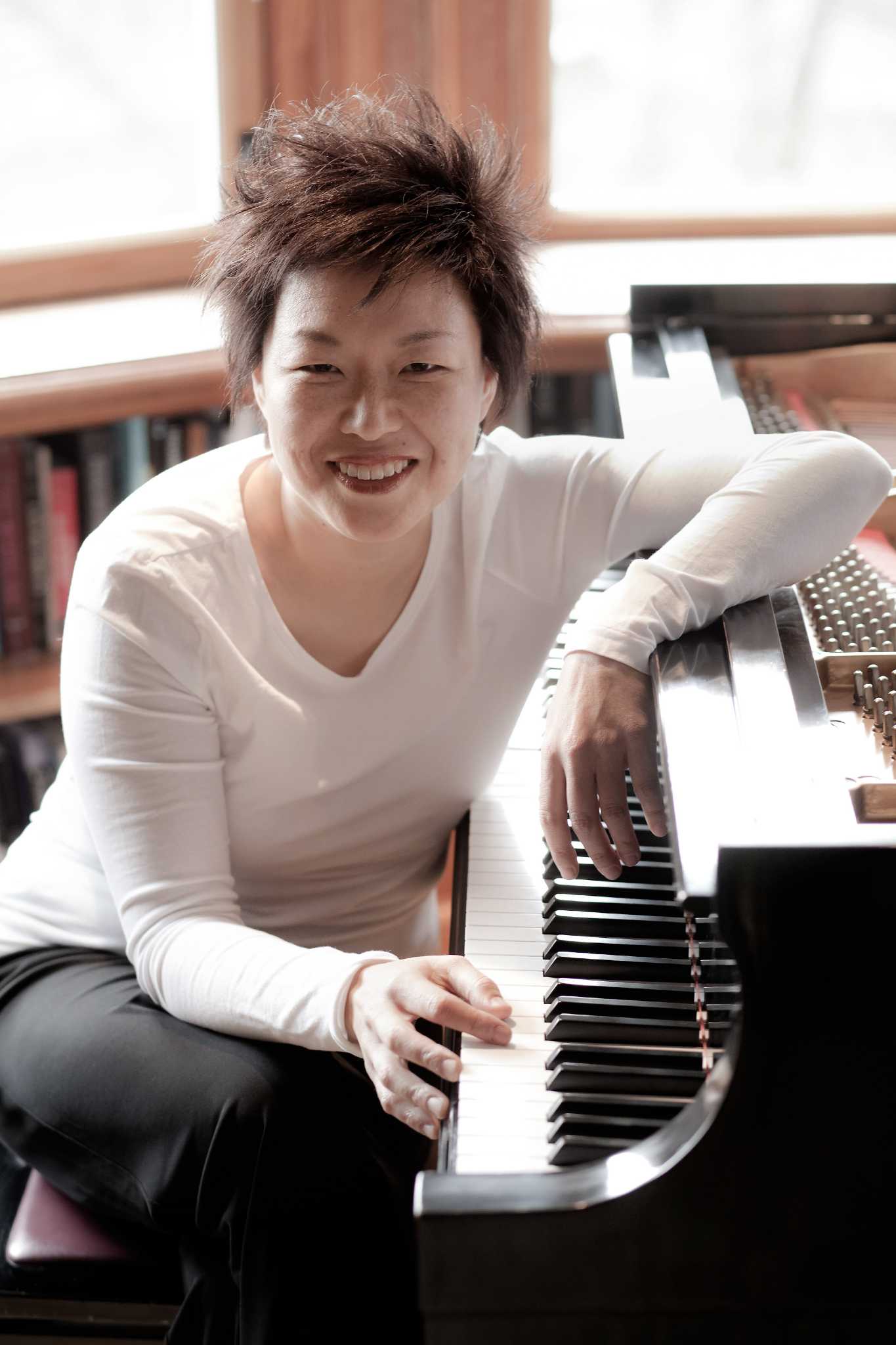 Symphony starting season with pianist Chi