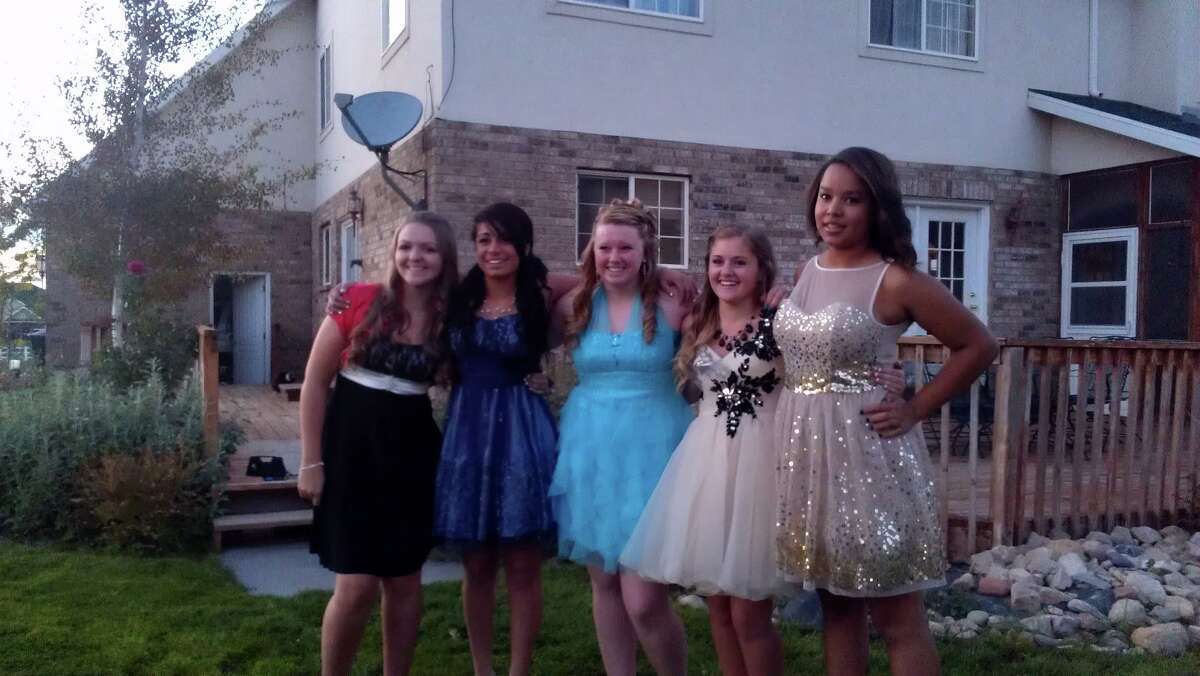 Principal apologizes after girls barred from prom for short dresses