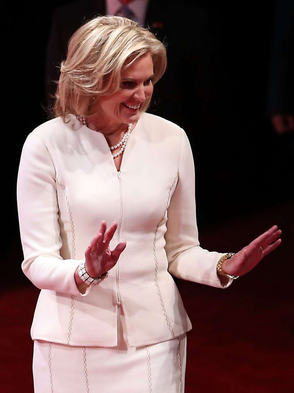 Romney, Obama square off in polite debate