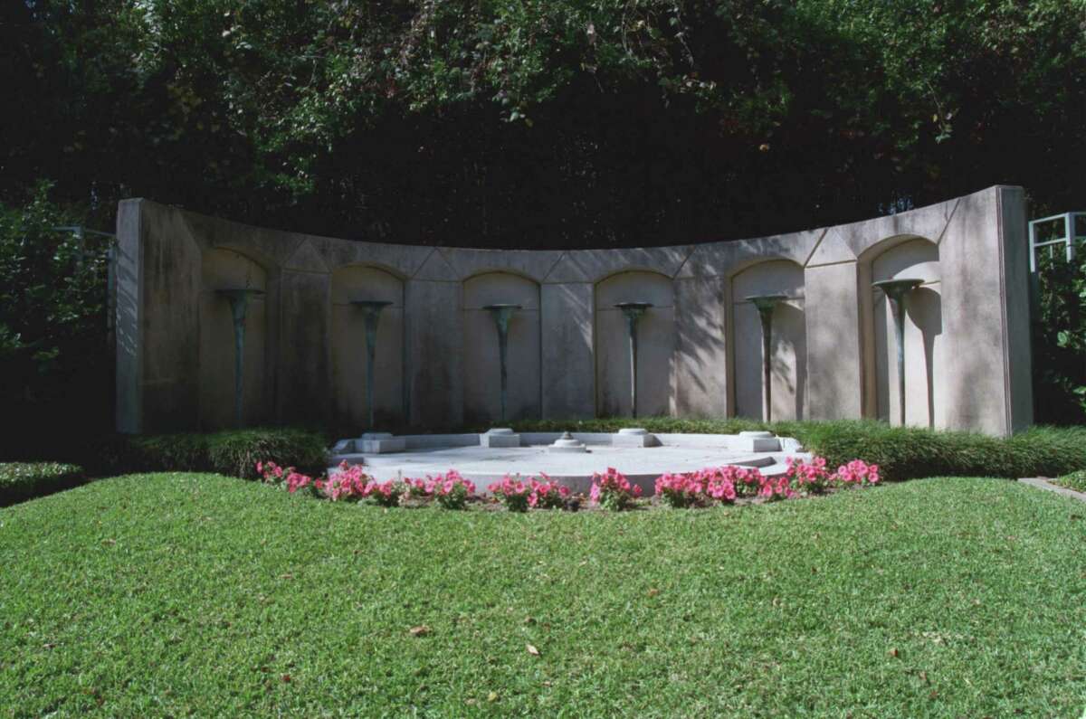 House that Howard Hughes famously crashed into may become a landmark