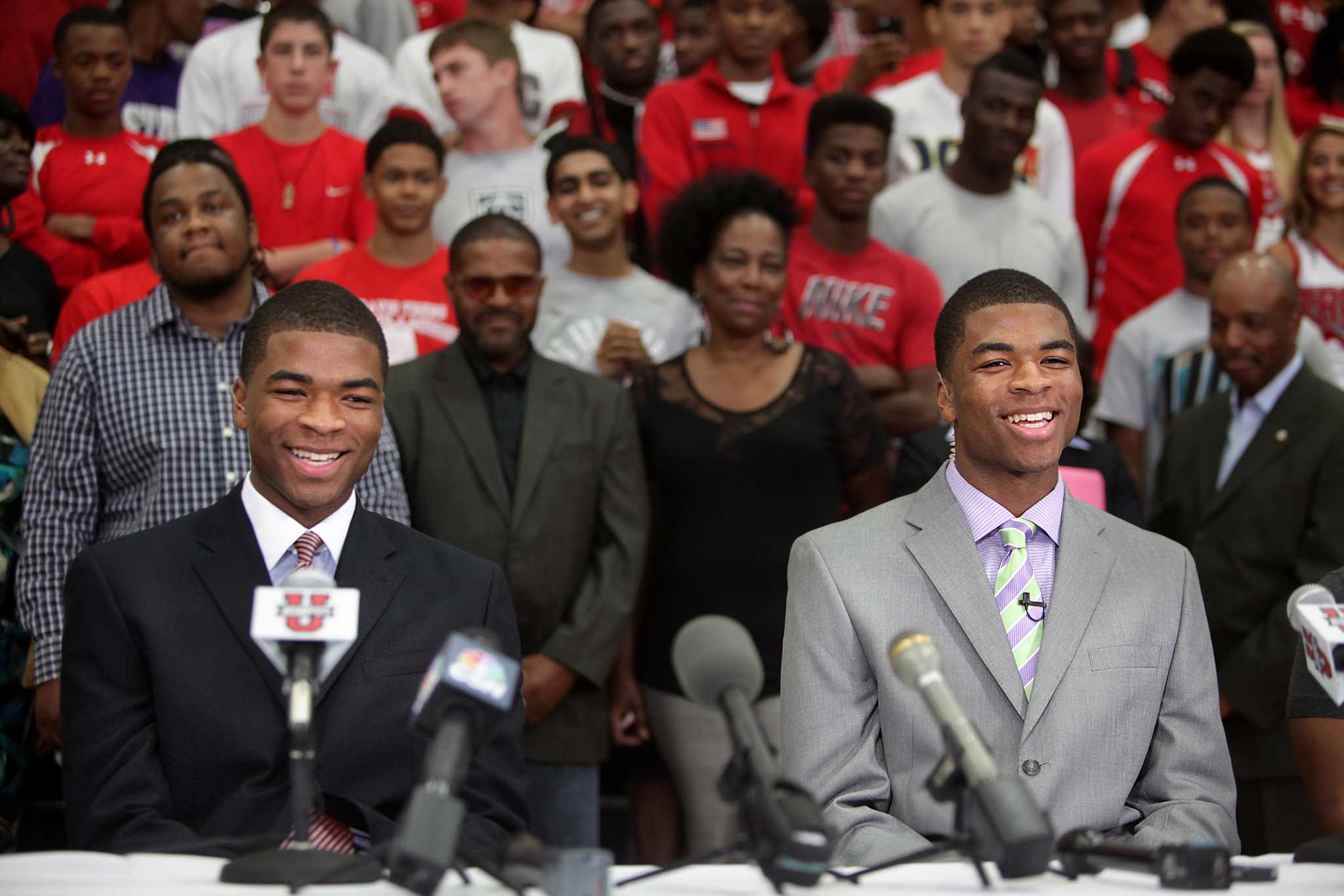 Travis' touted Harrison twins commit to Kentucky