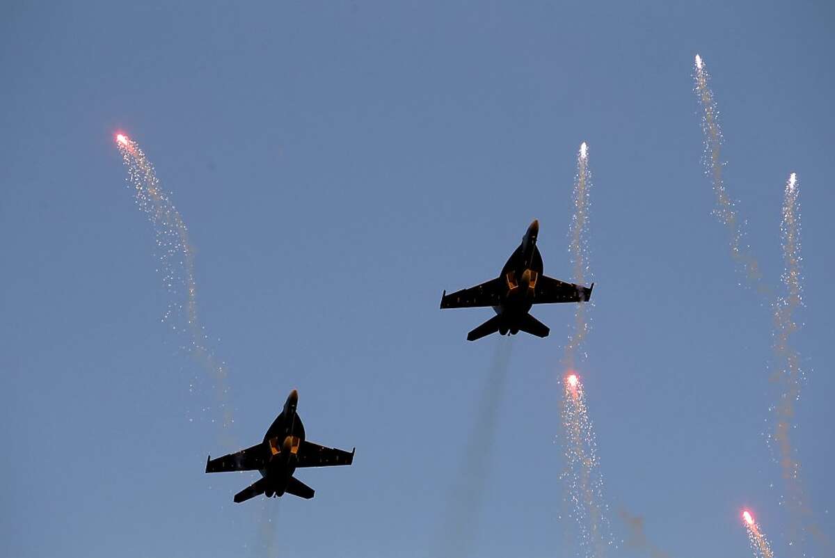 Giants lose to Reds 9-0, down 0-2 in NLDS