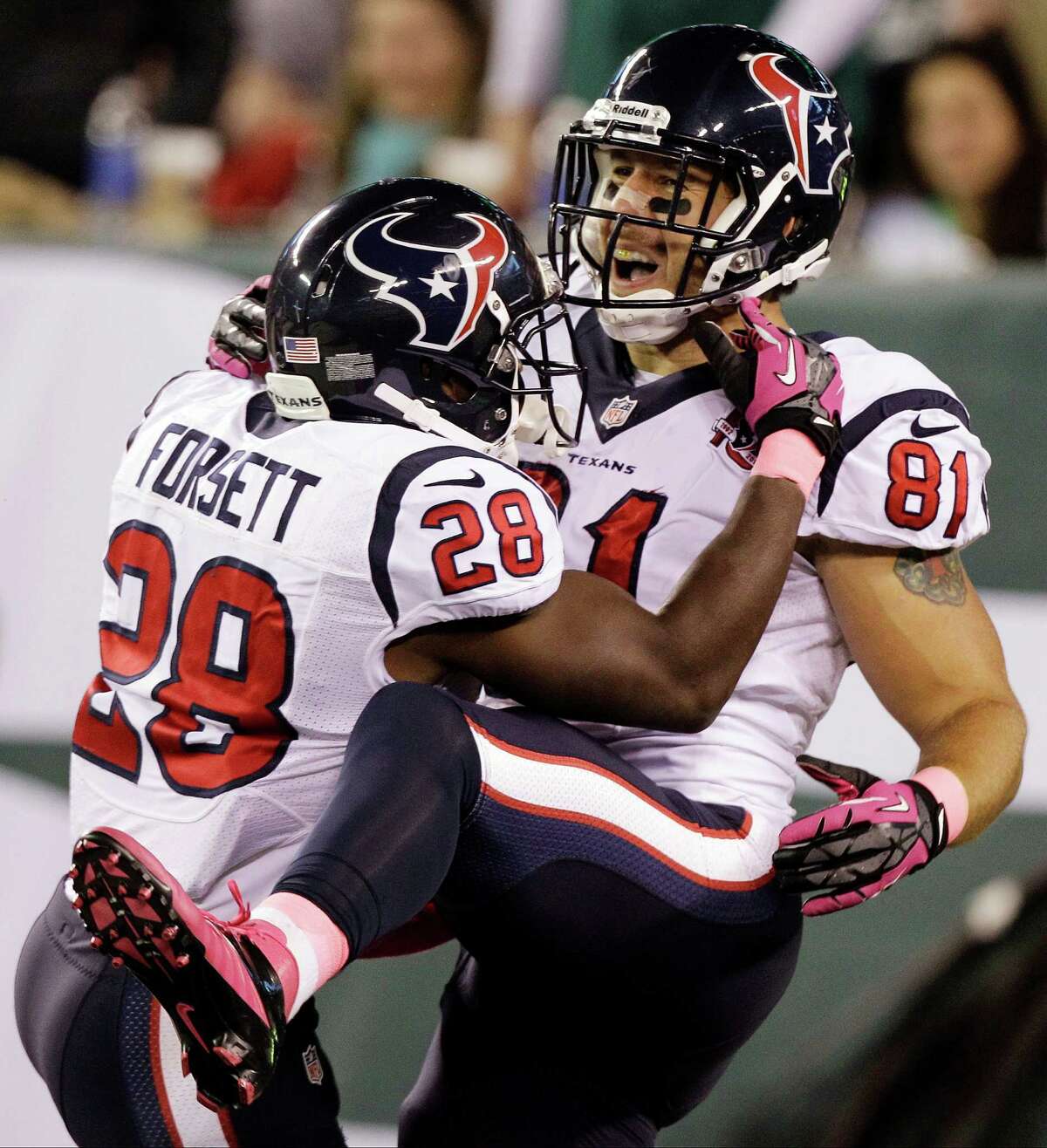 Texans' TE Daniels returns to form