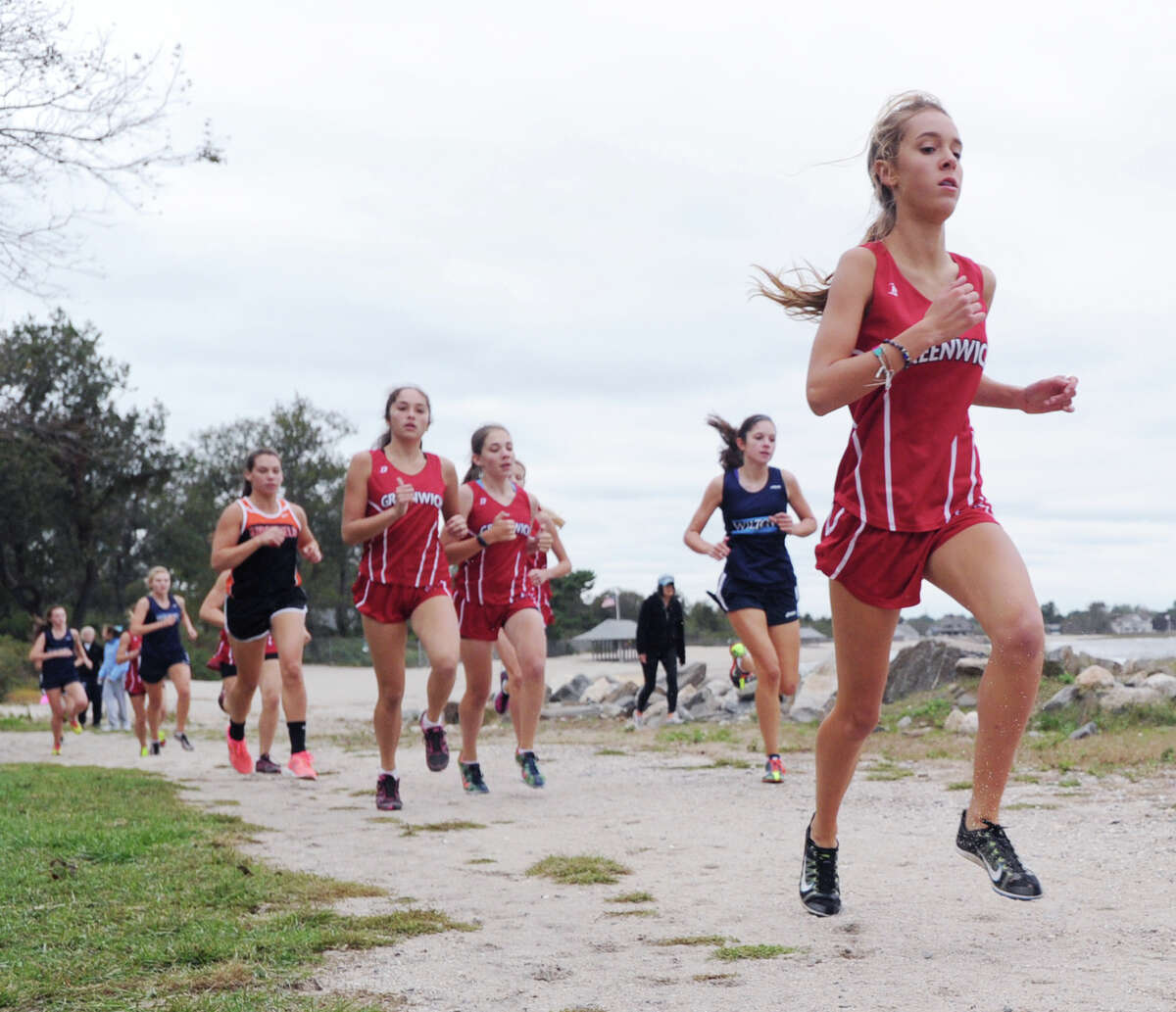 Greenwich High girls cross country team claims FCIAC West title