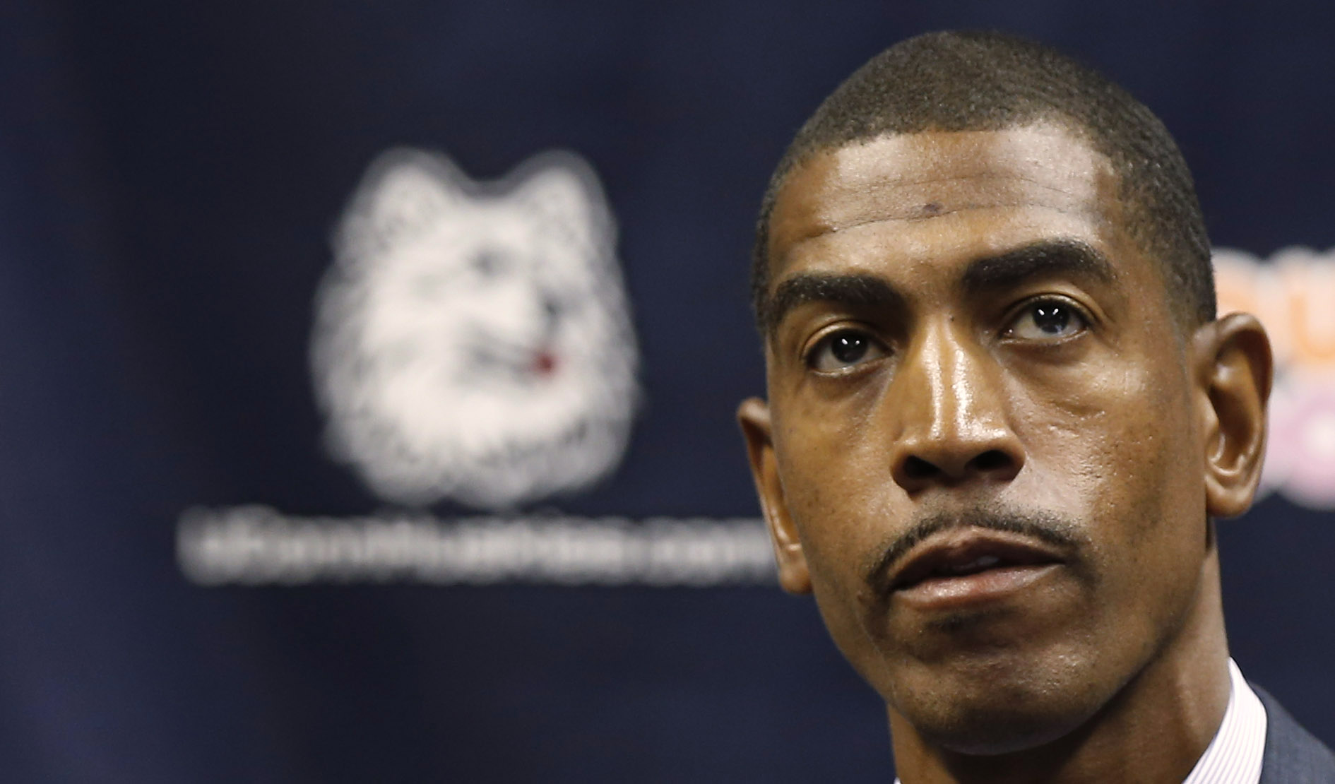 Ollie not shy to borrow philosophies from Calhoun -- and Auriemma