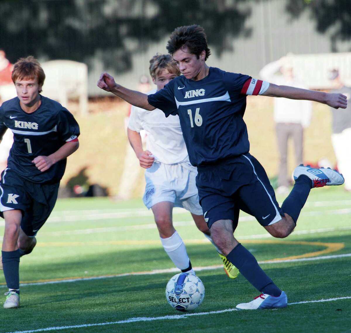 St. Luke's earns last-minute tie with King