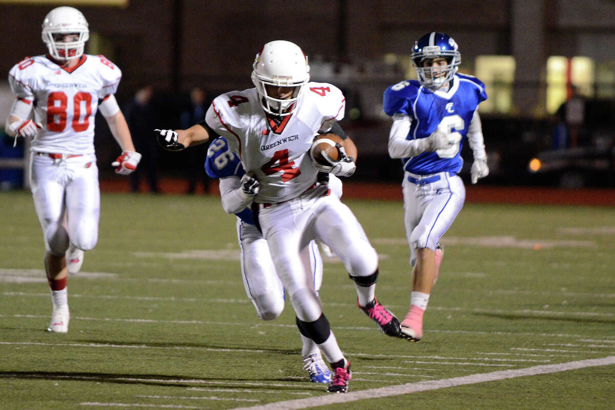 Greenwich football routs Ludlowe in O'Neil's return