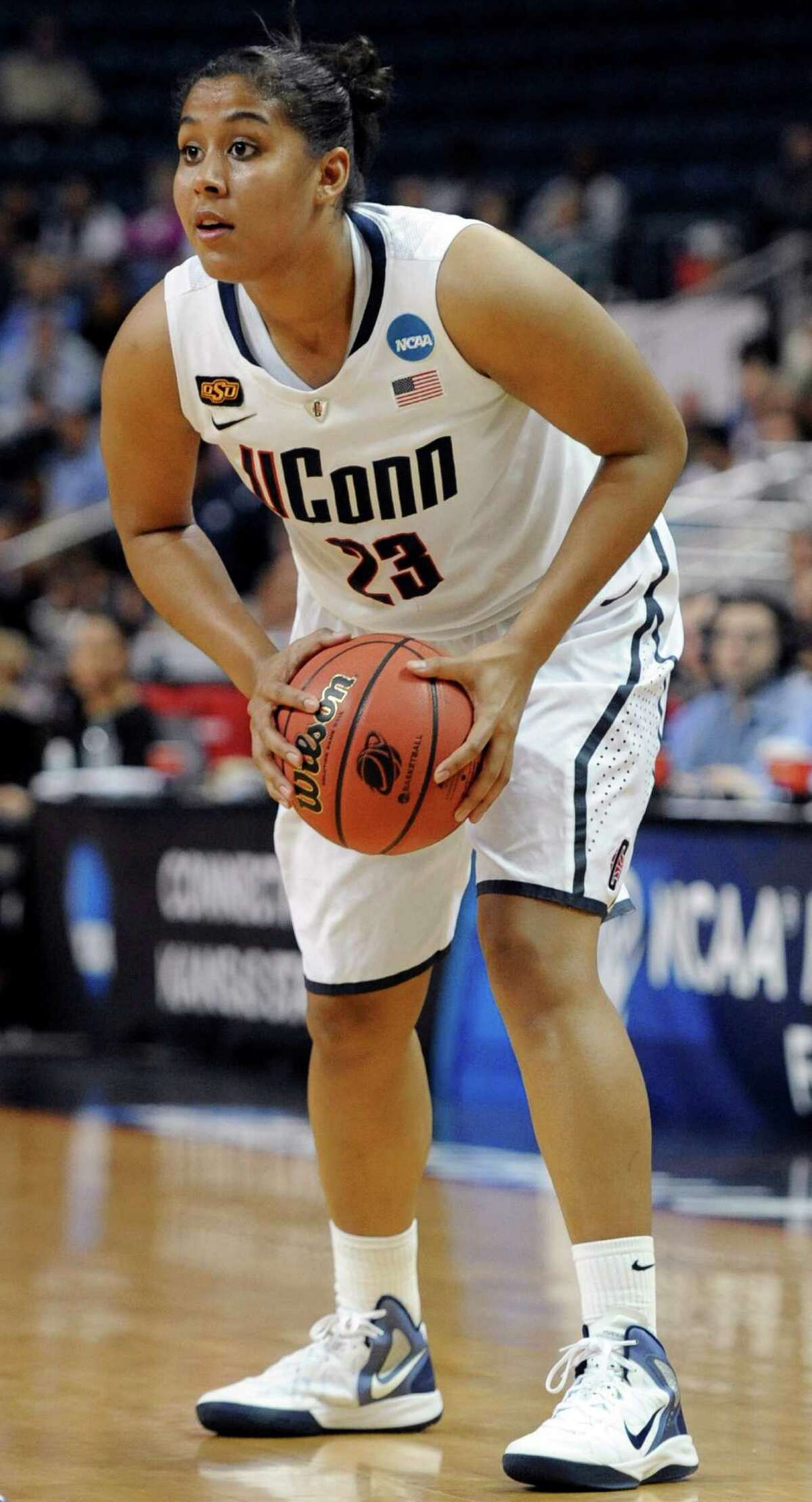 Mosqueda-Lewis feels pressure lifted at UConn