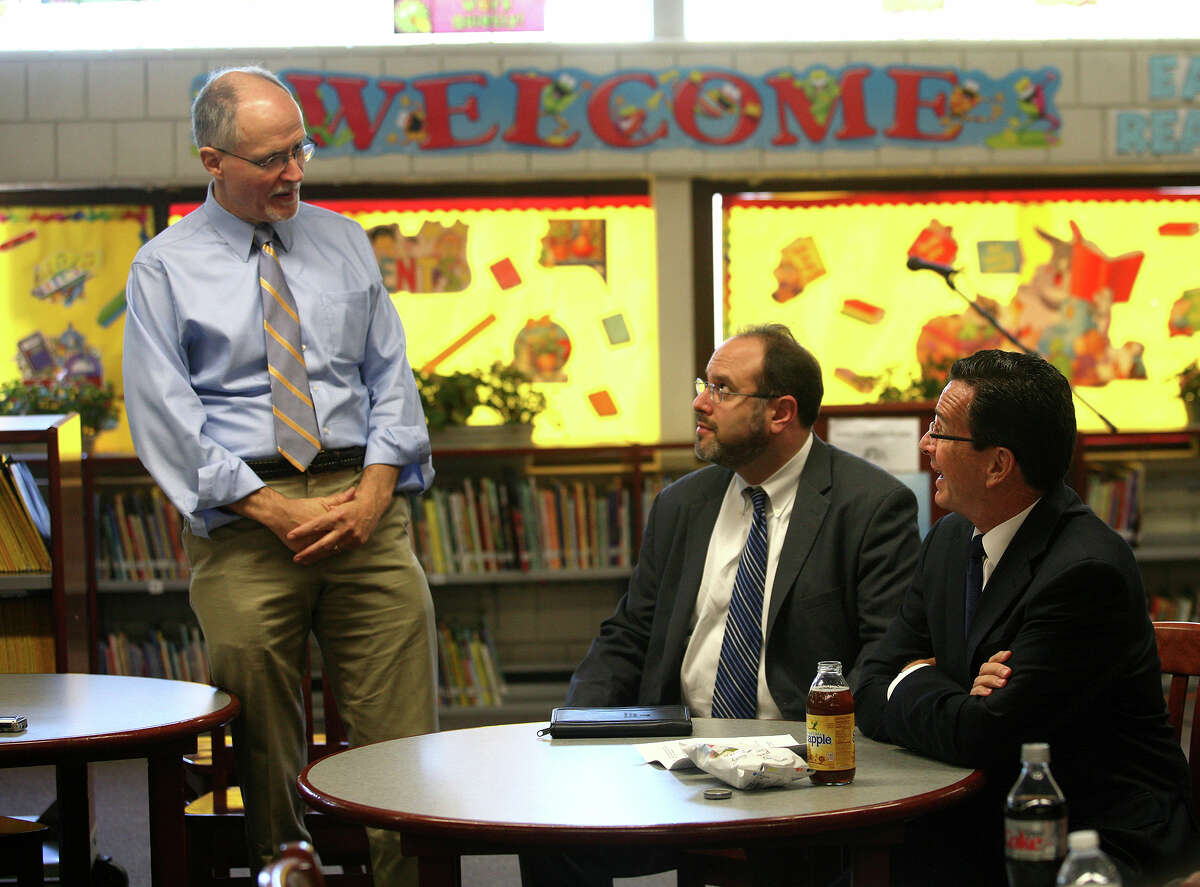 Gov. Malloy goes back to school in Bridgeport