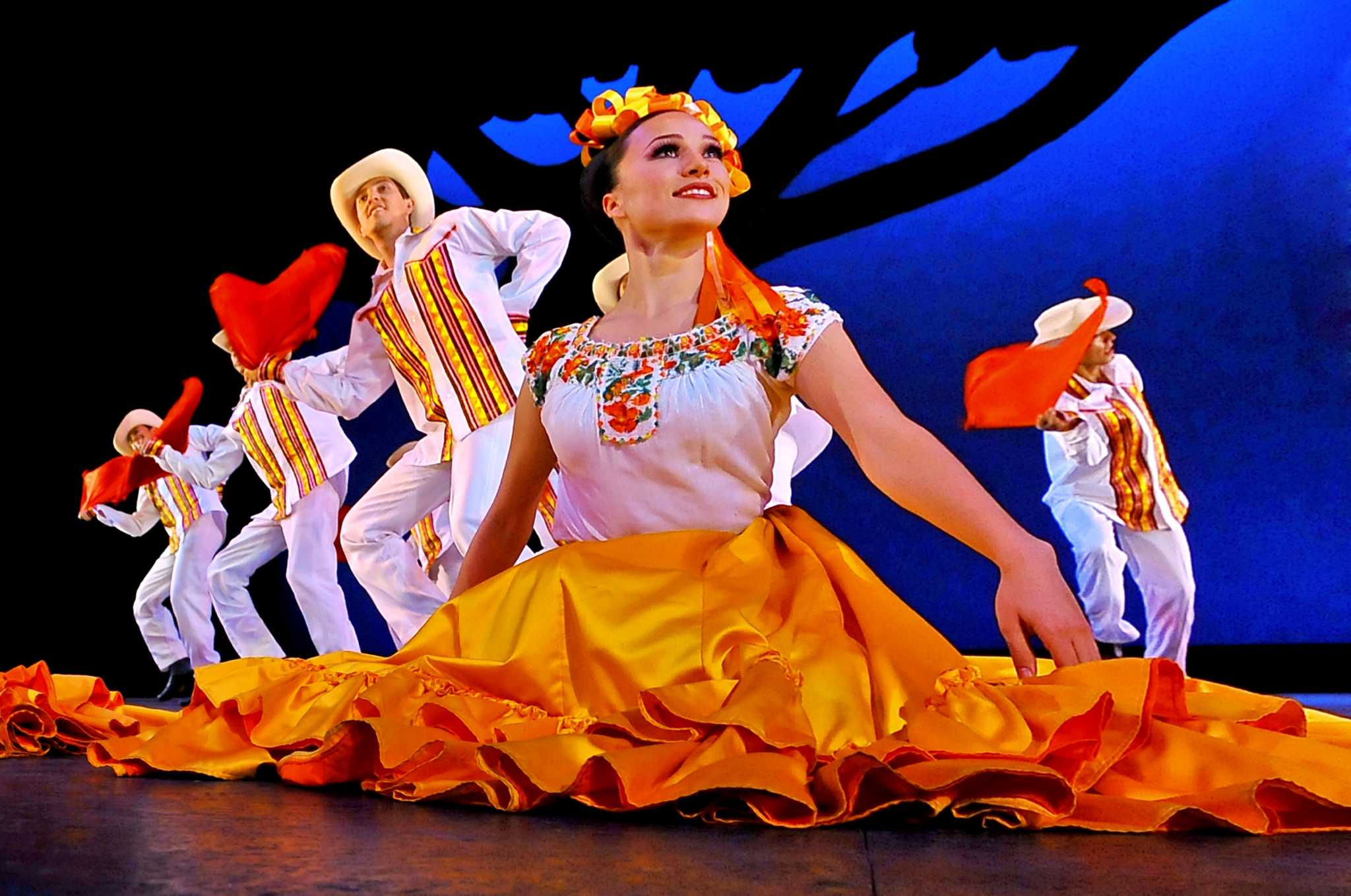 Legendary folklórico troupe to perform