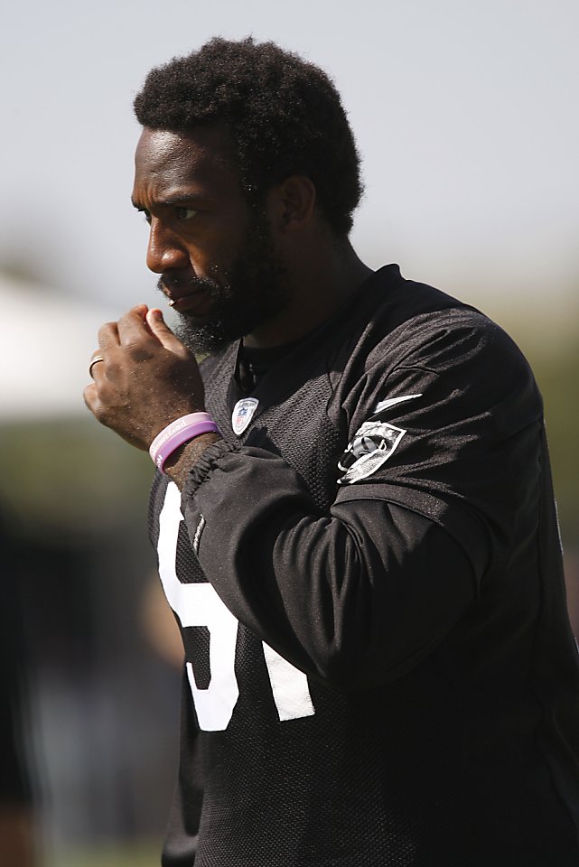 Raiders' Aaron Curry returns to practice