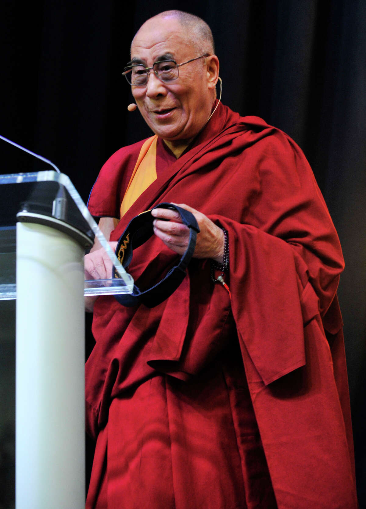 Dalai Lama speaks in Danbury of peace