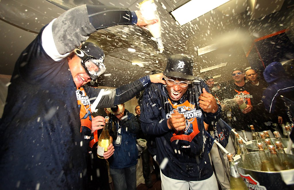Tigers sweep Yankees, advance to Series