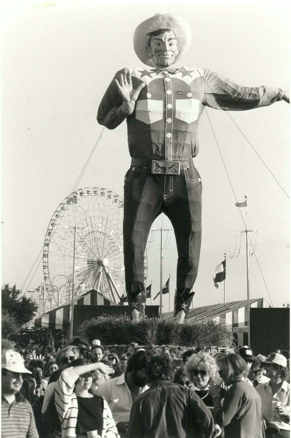 Big Tex returns to Texas fair year after fire