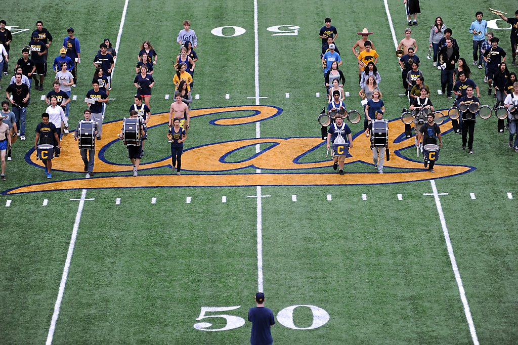 Cal Berkeley Marching Band hustled before Super Bowl 50 halftime show ...