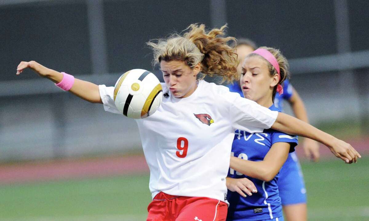 Greenwich, Darien girls soccer battle to scoreless tie