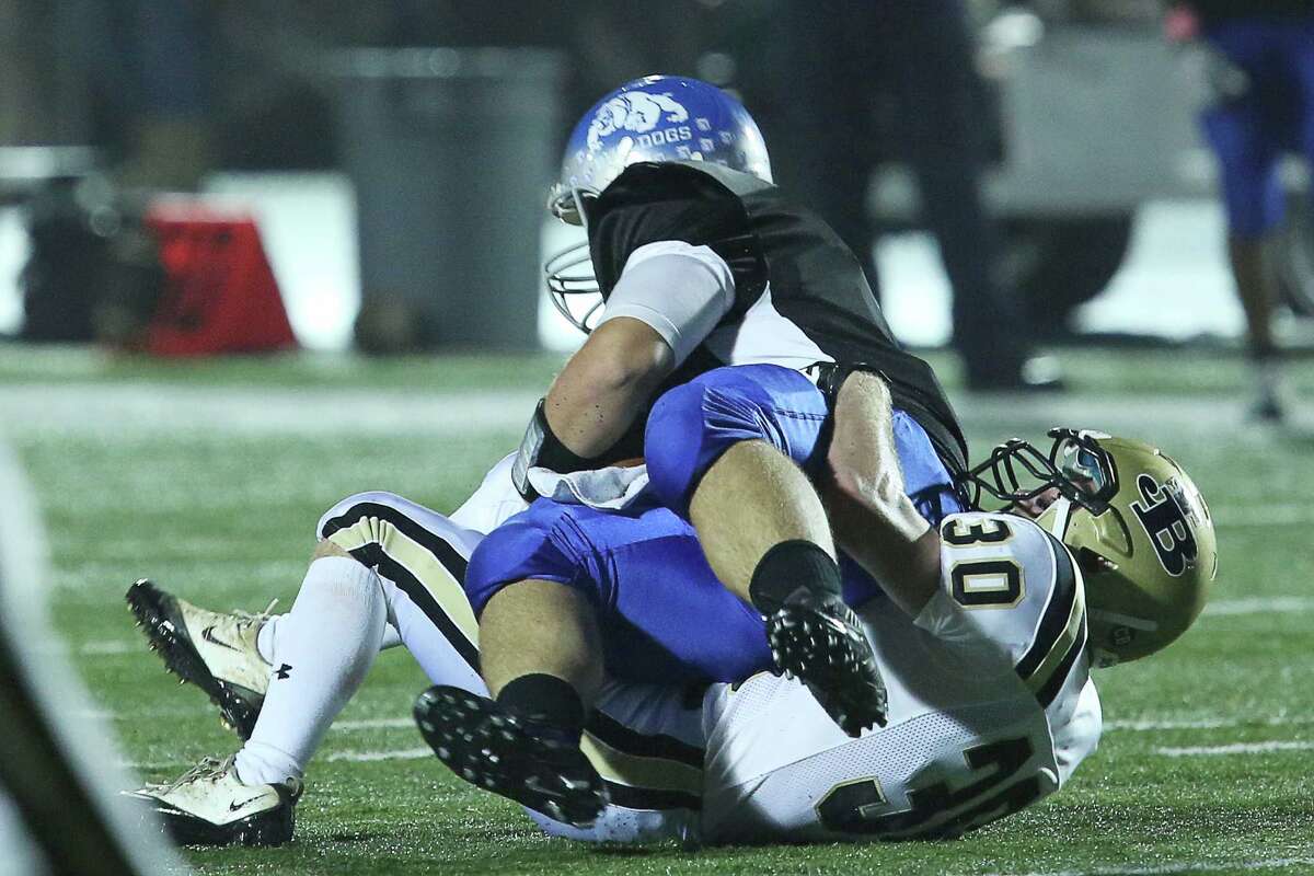 Barlow tops Bunnell to remain unbeaten