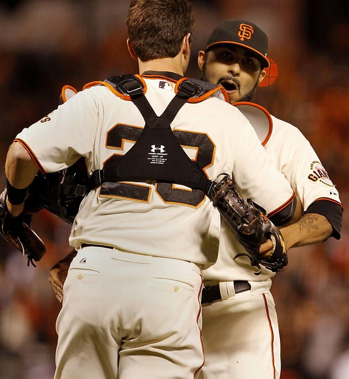 Giants' Vogelsong stifles St. Louis in 6-1 win