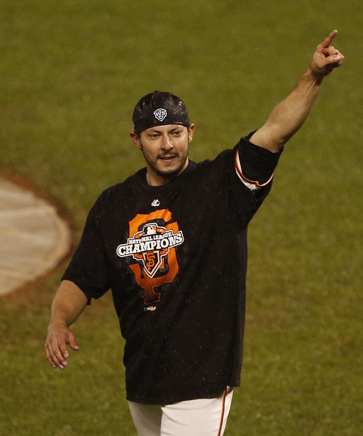 Giants' Game 7 romp led by Cain, Scutaro