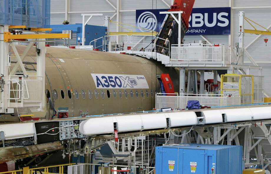 Airbus inaugurates A350 assembly line - seattlepi.com