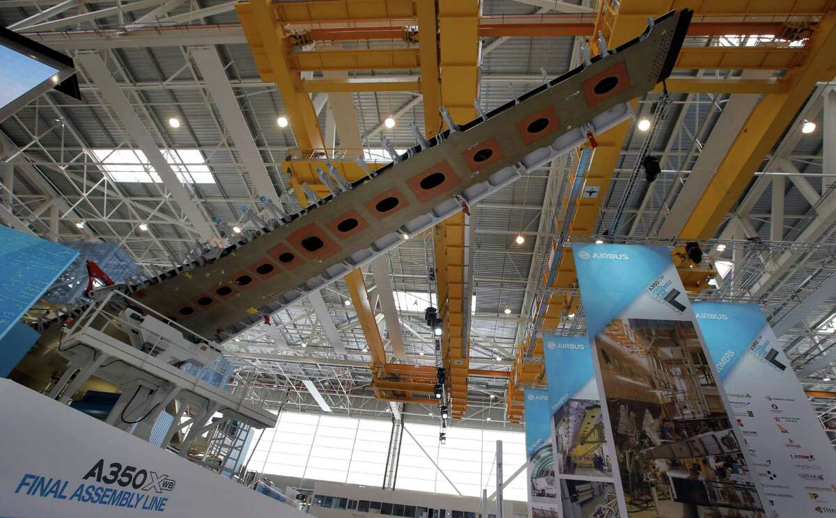 Airbus inaugurates A350 assembly line
